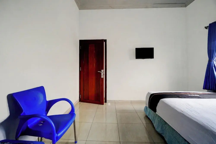 Oyo 94818 Sabina House Syariah - Blitar