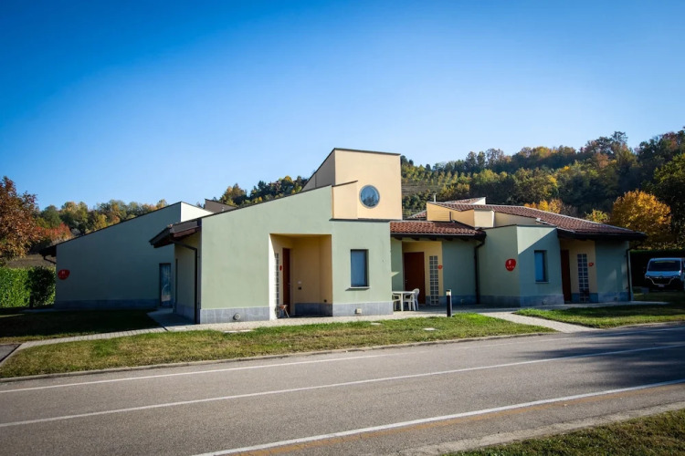 Room In Guest Room - Spacious Double Room In Alba - Alba, CN, Italy