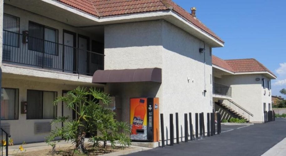 Beach Inn Motel - Huntington Beach, CA
