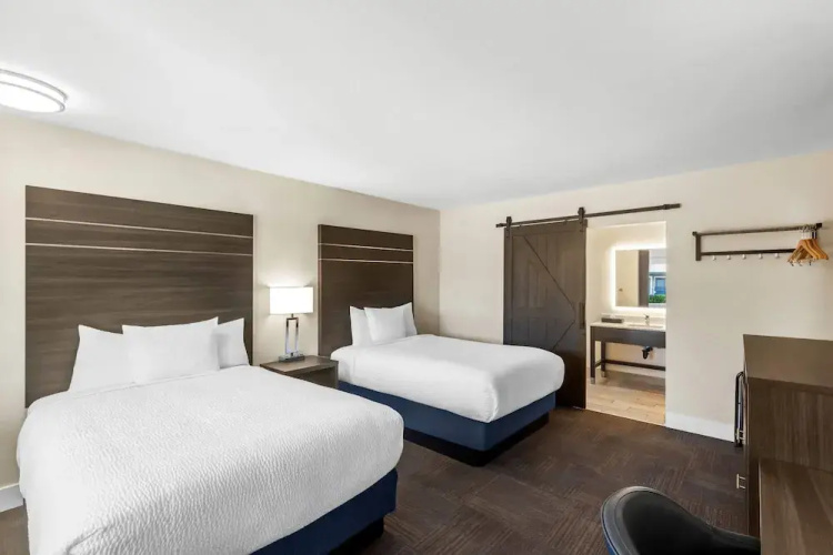 Travelodge Santa Rosa Wine Country - Napa Valley, CA