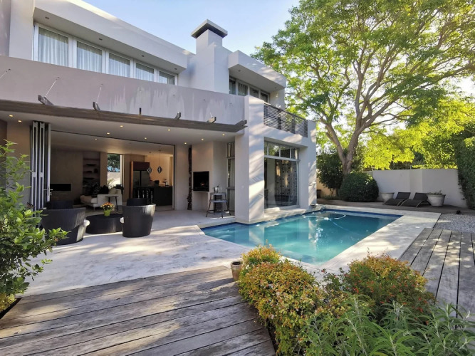 Ballantyne Cross - Plettenberg Bay