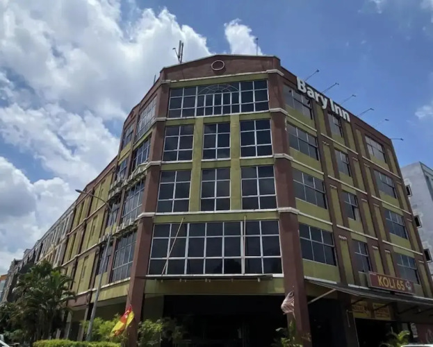 Oyo 91185 Dancenter Sepang - Sepang