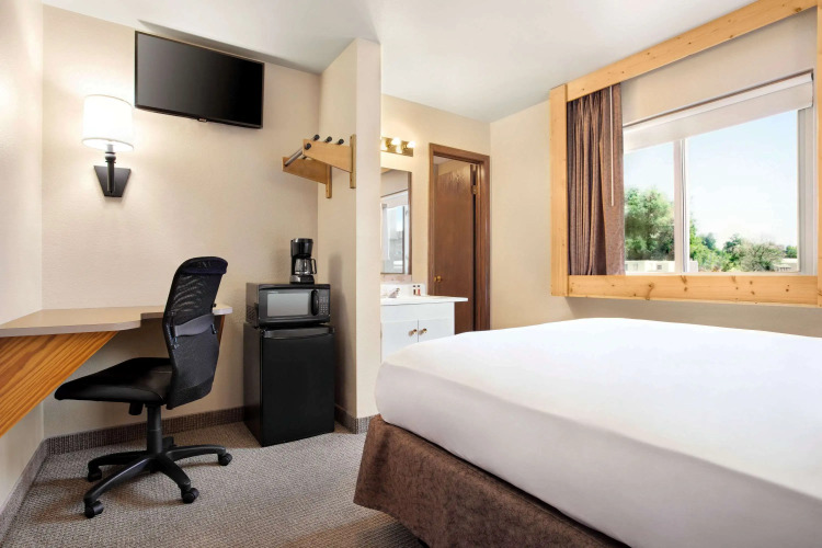 Travelodge By Wyndham Guernsey - Guernsey, WY