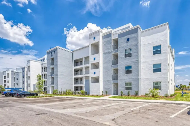 Modern Luxe Condo - Stunning Design - Kissimmee