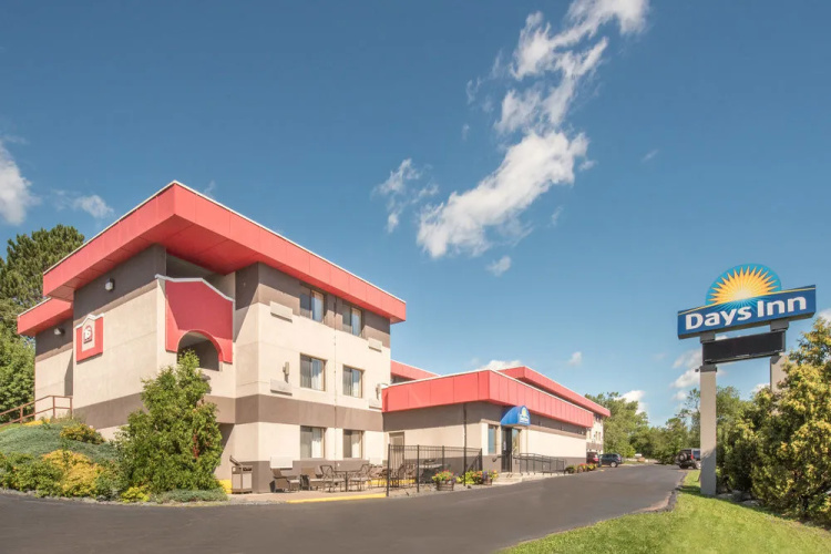 Days Inn Duluth Lakewalk - Duluth, MN