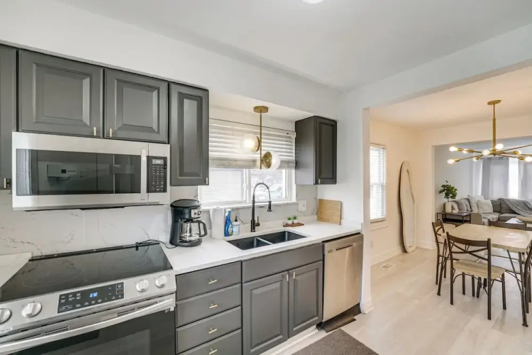 Trendy Birmingham House W/ Laundry Amenities! - Birmingham, MI
