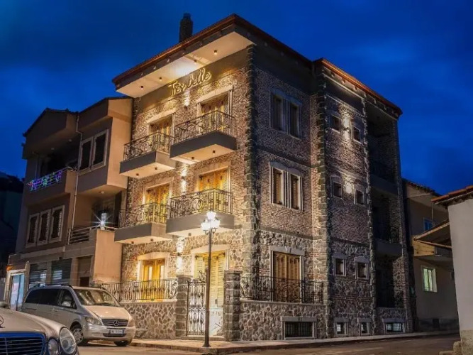 Très Belle - Korçë