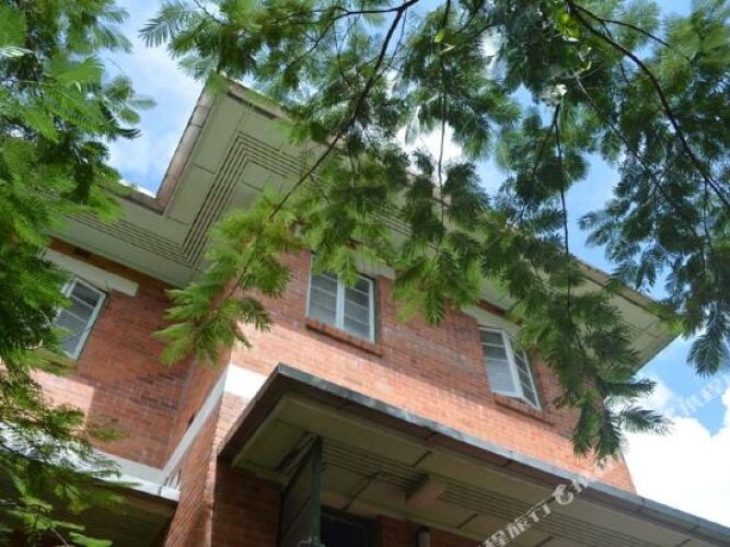 Babinda Quarters - Babinda