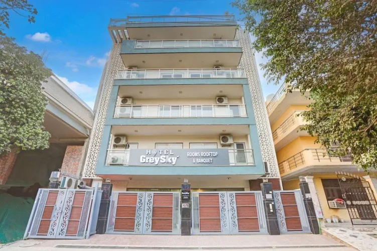 Hotel Grey Sky - Gurugram