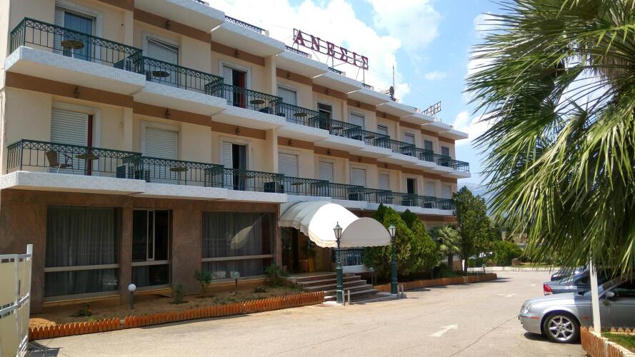 Hotel Anesi - Ахарнес