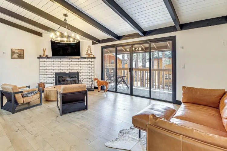 Sledding Thrills & Fireside Warmth: Pinetop Home - Pinetop-Lakeside, AZ