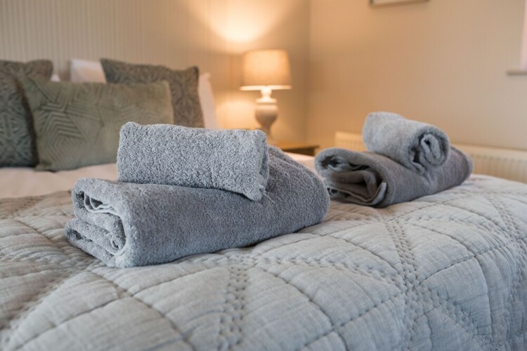 The Foxes Den Coffee House And Rooms - Suffolk