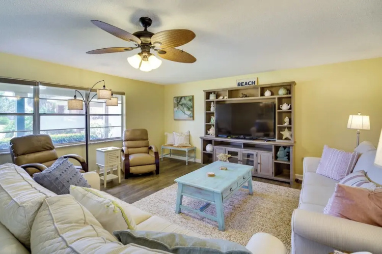 Fort Pierce Vacation Rental: Walk To Beach & Jetty - Fort Pierce, FL