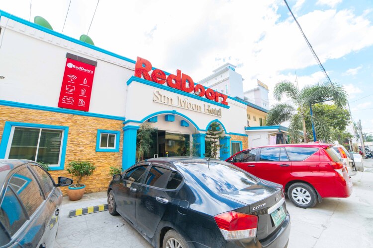 Reddoorz Near Walking Street Angeles City - Mabalacat
