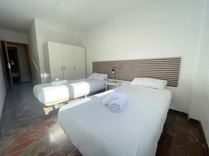 Apartamentos El Pilar 3000 - Zaragoza