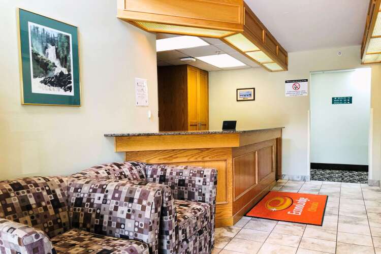 Econo Lodge - Okotoks