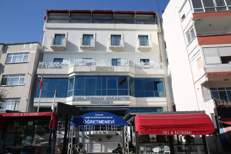 Asim Ve Nurhan Kocabiyik Ogretmenevi - Avcılar
