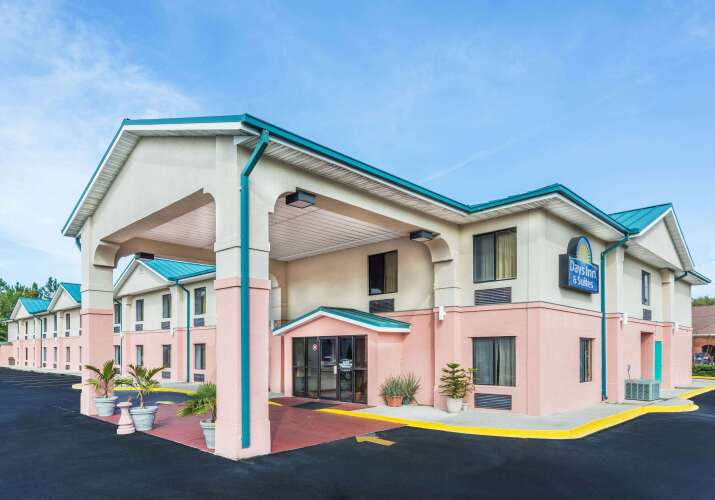 Days Inn By Wyndham Panama City/callaway - Panama City, FL