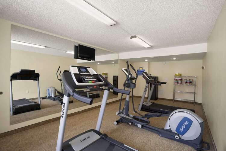 Days Inn By Wyndham Frederick - Frederick, MD