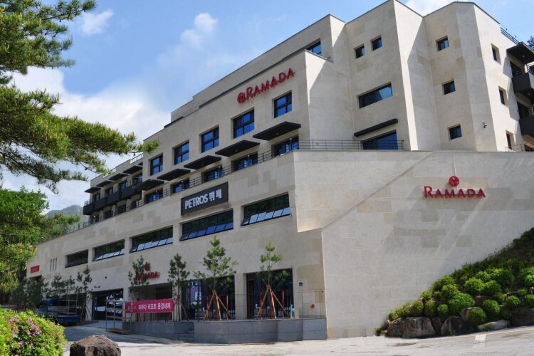 Ramada Resort Mungyeongsaejae - 상주시