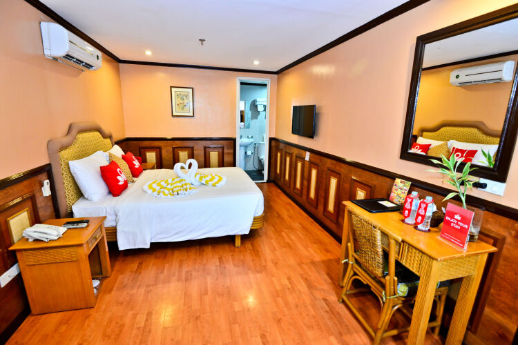 Zen Rooms Station 2 Main Road - Malay