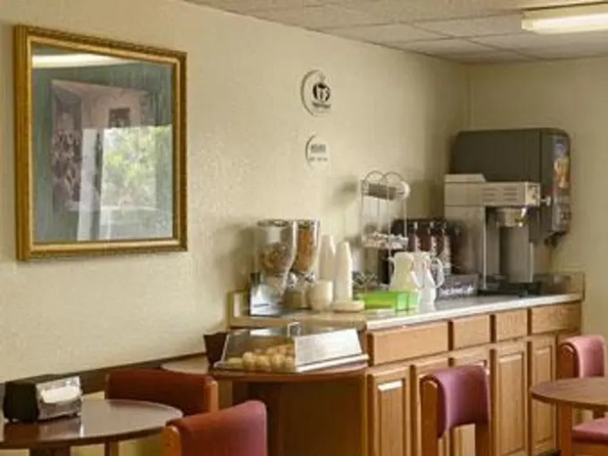 Super 8 Henderson North East Denver - Thornton, CO