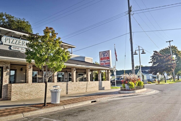 East Tawas Apartment Near Lake Huron & Downtown! - East Tawas, MI