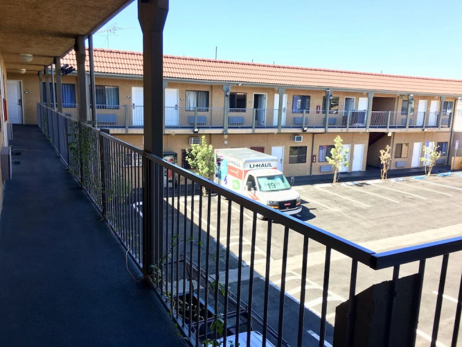 Dream Inn - Hawthorne, CA