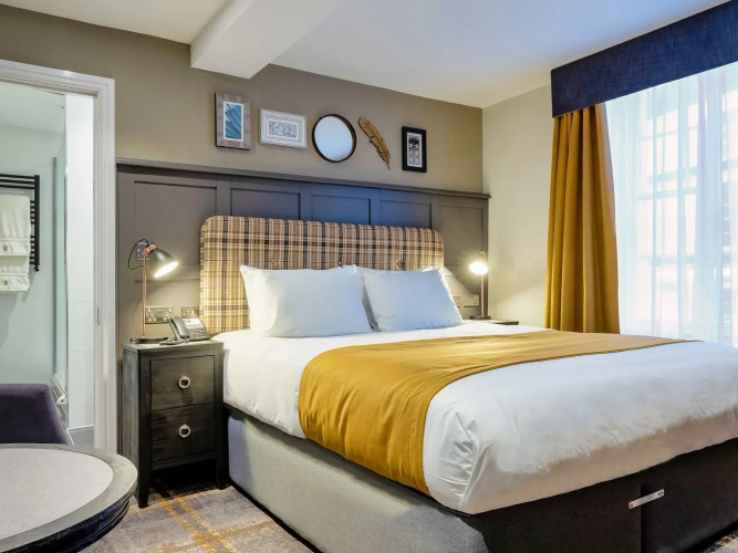 Almondsbury Inn & Lounge - Bristol