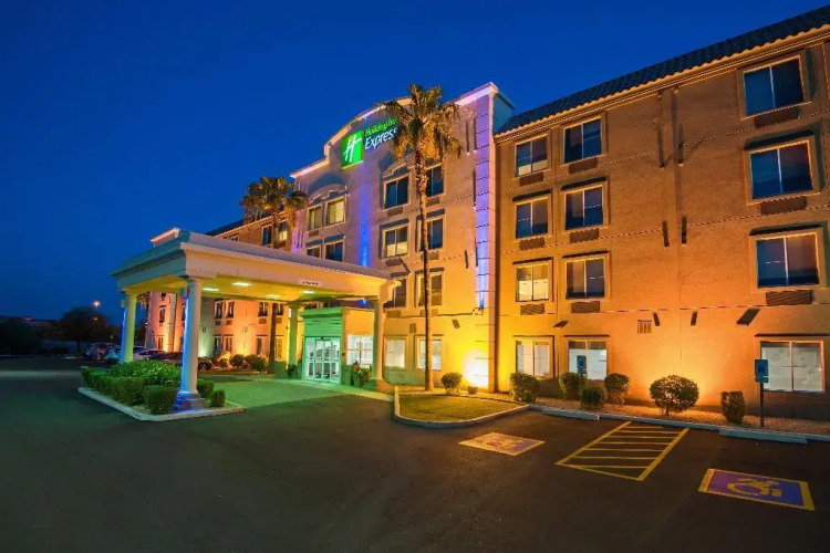 Holiday Inn Express Peoria North Glendale - Glendale, AZ