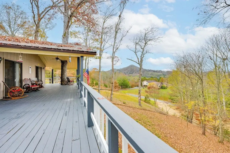 Mtn-view Home W/ Game Room In Franklin! - Franklin, NC