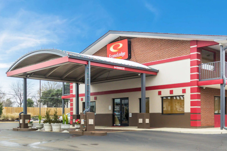 Econo Lodge  Inn And Suites I-35 At Shawnee Mission - Kansas City, KS