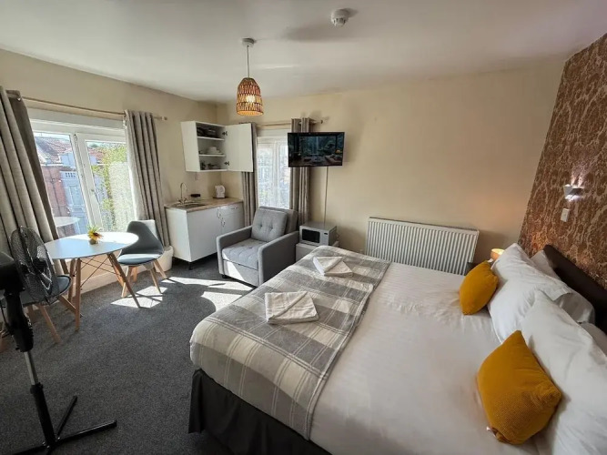 Studio 32 - Portsmouth