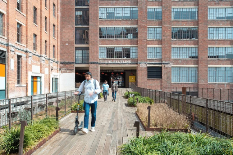 Scout Living Pcm | Placemakr Atlanta, Apartments By Hilton - Atlanta, GA