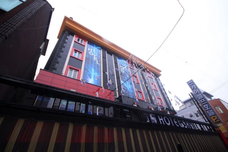 Jinju Sky Hotel - Namhae-gun