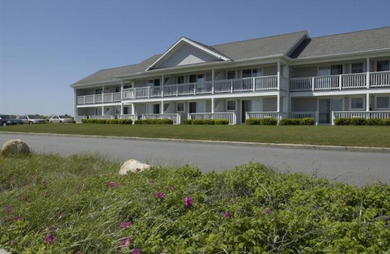 Innseason Resorts Surfside - Falmouth, MA