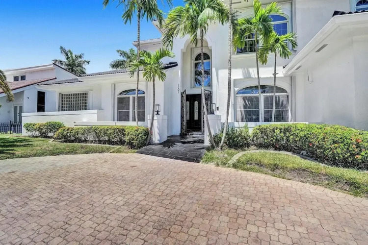 6br Hollywood Lakes Home With Pool & Spa - Dania Beach, FL