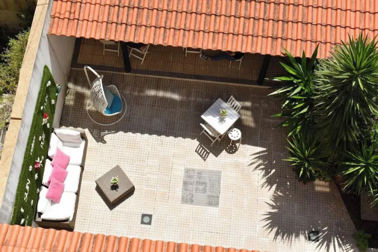 R3 Service Five Senses In Coimbra - Coimbre, Portugal