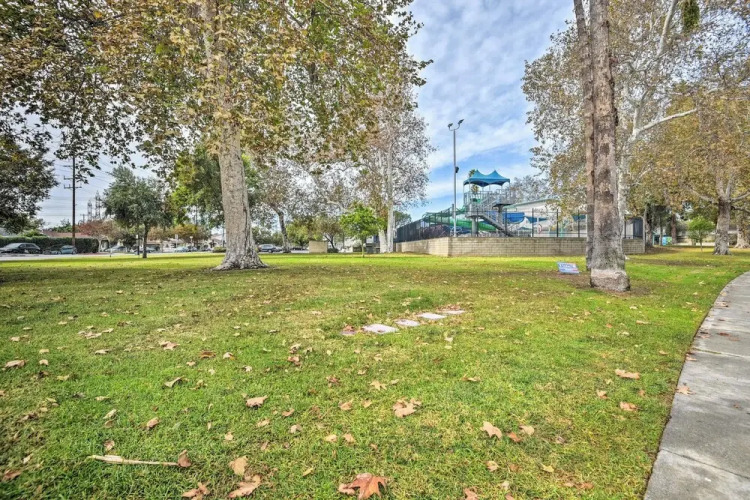Stylish & Modern Burbank Gem W/ Private Yard! - Burbank, CA