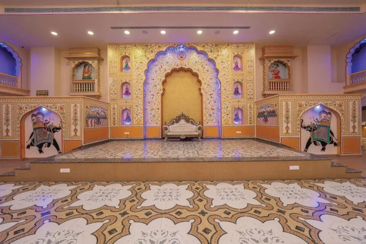 R Chandras Palace - Chomu