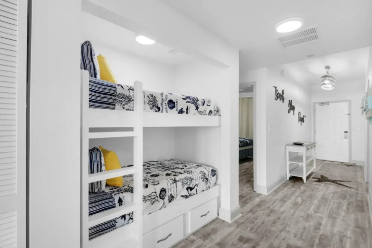 Aqua Resort 1705 - Panama City Beach, FL