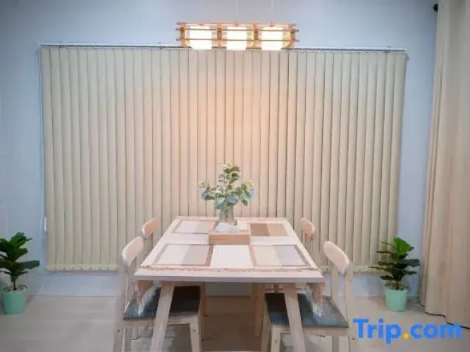 Room 61 - Takua Thung District