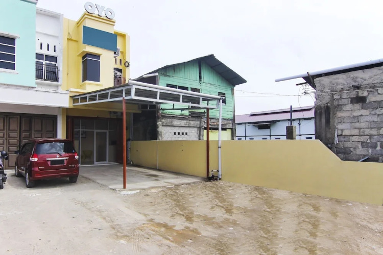 Oyo 90900 Pagi Sore Residence - Padang