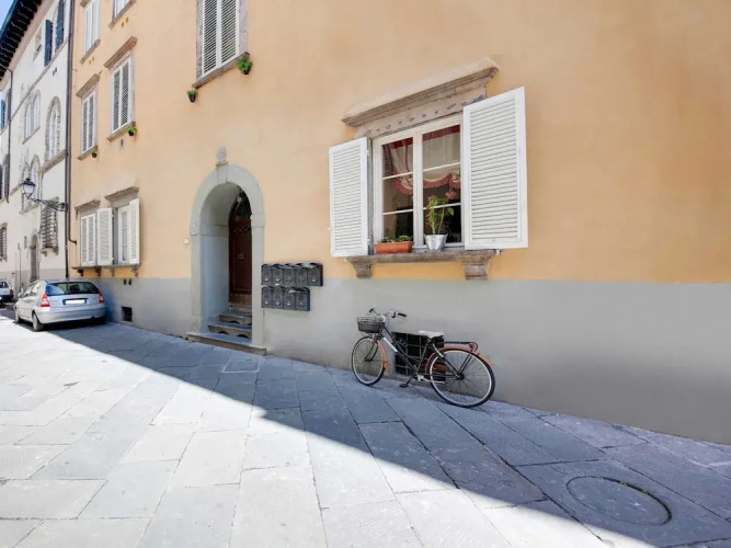 Mansion In Lucca Near Via Fillungo - Lucca