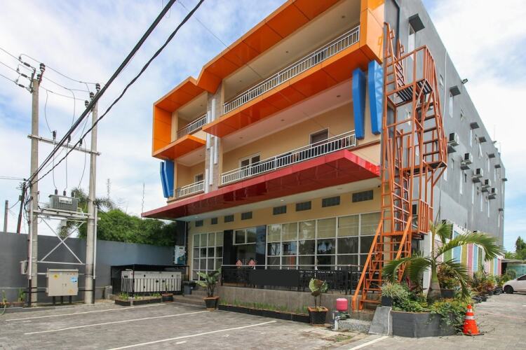 Mel's Inn Manado - North Maluku
