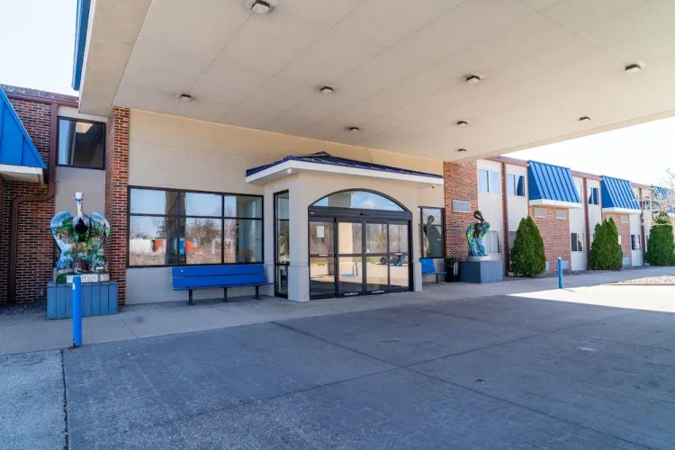 Coratel Inn And Suites By Jasper La Crosse - La Crosse, WI