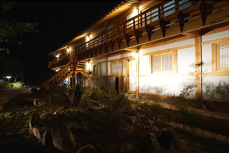 Gyeungju Gumobon Hanok Pension - Gyeongju