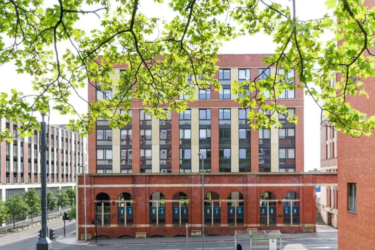 Student Only Merchant Studios In Glasgow - Glasgow