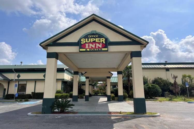 Super Inn & Suites By Oyo Milledgeville - Milledgeville, GA