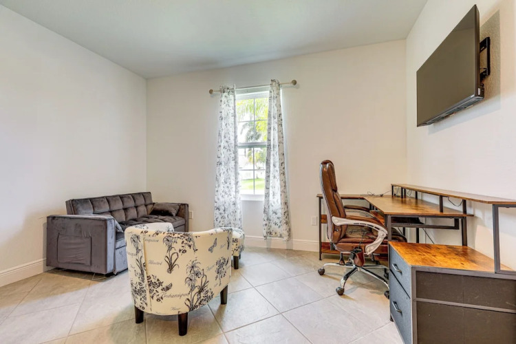 Beach-hop & Golf! Port St Lucie Apt W/ Shared Yard - Port St. Lucie, FL